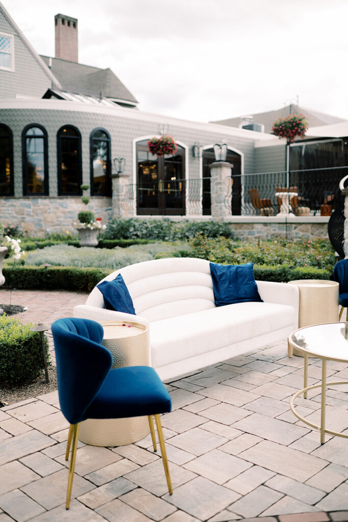 Lounge, Sofa and Loveseat Rentals - A to Z Event Rentals, LLC.